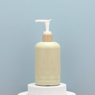 China Customizable 24mm Pink PET Pump Bottle with Screen Printing and Hot Stamping for sale