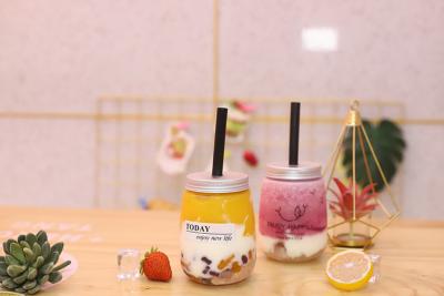 China Screw-on Lid Milk Tea Bottles For Juice Clear Packaging In Bulk for sale