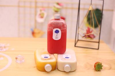 China Square And Round Clear Drink Milk Tea Bottles With Leak Proof Screw On Lids for sale