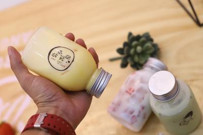 China High Capacity Milk Tea Bottles with Insulation Modern Design 120ml 250ml 350ml 500ml 1000ml for sale