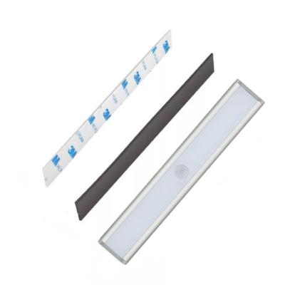Cina Motion Sensor Control LED Kitchen USB Cabinet Light PIR Motion Sensor Closet Wardrobe Slim Rechargeable Lamp Aluminum Night Light in vendita