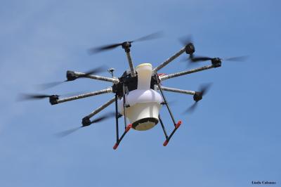 中国 OEM オーダーメイド 4 軸 農作物農薬スプレーヤー ドローン 5L リモート農薬のパワー 販売のため