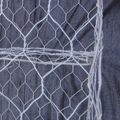 China Galvanisierte 3.9mm gesponnene Gabions-Korb-Stützmauer zu verkaufen