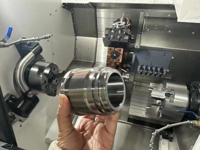 China Automatische multi-positie frezen en draaien machine gemakkelijk te chip verwijdering Te koop