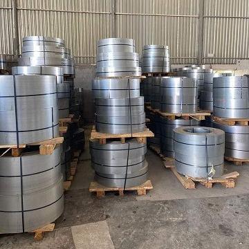 Cina La precisione 304 strisce di acciaio inossidabile 304l ha laminato a freddo la finitura superficia 2b in vendita