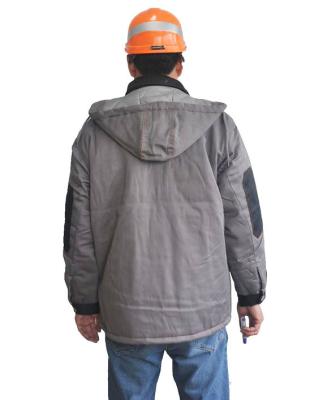 Cina Rivestimento resistente del lavoro di inverno di sicurezza di due toni con le tasche della tempesta ed il cappuccio del riempimento in vendita