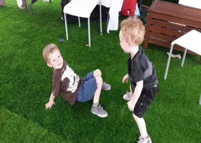 China Anti UV Soft Plastic Artificial Grass For Wedding Decoration 4 Tone Wear Resistance for sale