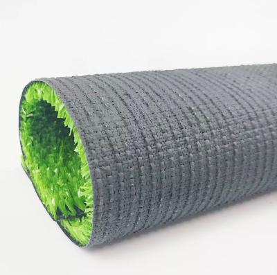 Cina palestra falsa all'aperto d'abbellimento 10mm del tappeto di nozze del prato inglese dell'erba artificiale di 15mm che pavimenta calcio in vendita