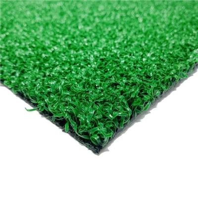 Cina tappeto erboso artificiale verde mettente di golf 12000D del tappeto erboso 15mm di mini di golf golf dell'erba in vendita