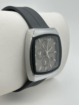 Cina Orologio da polso in quarzo resistente all' acqua per uomo perfetto per stili di vita attivi in vendita