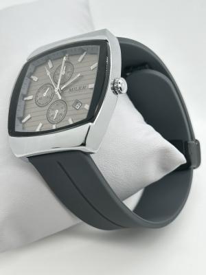 Cina Il modello si adatta alla sua funzione Orologio da polso di quarzo maschile con stile e prestazioni in vendita