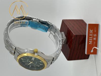 Cina Orologio in acciaio inossidabile resistente all' acqua con display digitale e movimento al quarzo per bambini in vendita