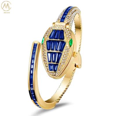 Cina Miler Hot Sell Bracelet avvolto in diamanti Clamshell Creative Women Watch in vendita