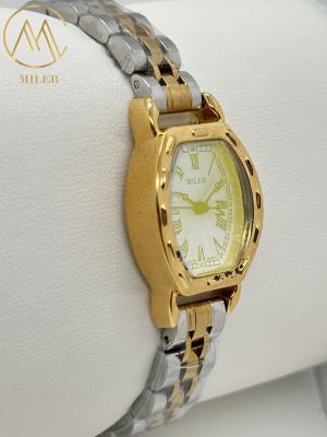 중국 쿼츠 운동 스테인리스 스틸 스트랩 시계 여성용 패션 럭클 클래프 판매용