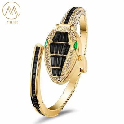 China Relógio de quartzo de aço inoxidável Miler Relógio de vestido de quartzo de 30 m Diâmetro branco à prova d'água à venda