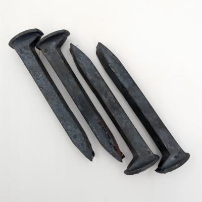 China HDG Rail Sleeper Screw Spike Rail Fasteners Railroad Track Spikes for sale