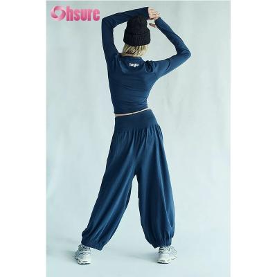 China Women Sports Long Sleeve Top Thumb Hole Tight Light Weight Breathable Running Sportswear Solid Color Crop Top Jogger Sets for sale