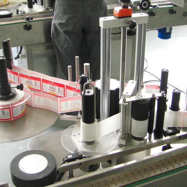 Quality 700W 220V Automatic Labeling Machine For Food Cosmetics Bottle Bag for sale
