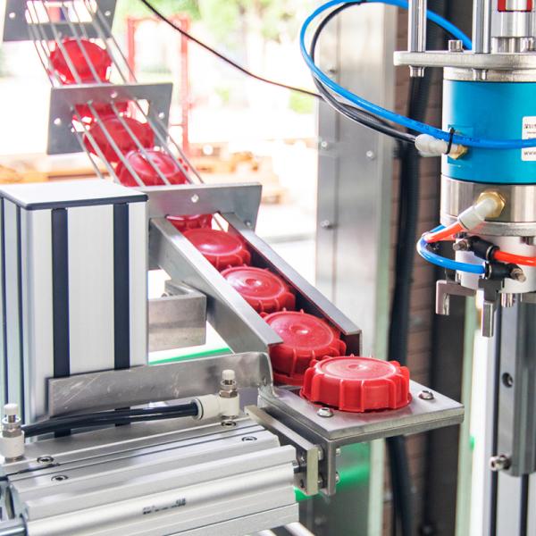 Quality Pneumatic Linear Screw Automatic Capping Machine For Metal Plastic Caps 1500W for sale
