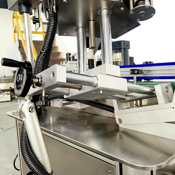 Quality Automatic Double Head Round Bottle Labeling Machine Plastic And Glass Bottle for sale