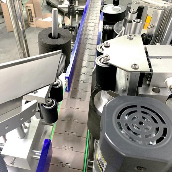 Quality Automatic Double Head Round Bottle Labeling Machine Plastic And Glass Bottle for sale
