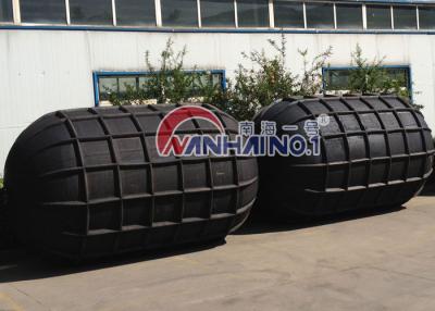 Cina Tipo costolato cuscino ammortizzatore di gomma marino per la nave, cuscino ammortizzatore marino pneumatico di galleggiamento in vendita