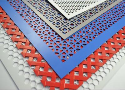 China Decoratief Geperforeerd Metaal Mesh Sheets 1m/1.22m Breedte voor Ruimteverdelers Te koop