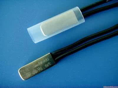 China ksd9700 Appliances thermal fuse 250V/5A 40-180C UL VDE RoHS for sale