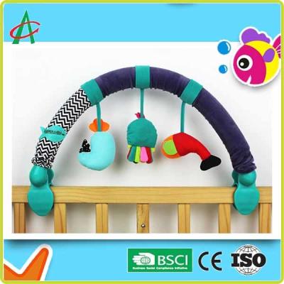 Cina Squeaker a spirale di BB di Toy Infant Pram Stroller With della carrozzina di L67cm in vendita