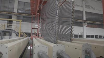 Chine 440V Fréquence 50Hz Ligne verticale de revêtement en poudre pour les profilés en aluminium à vendre