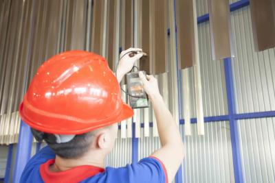 Chine Ligne de revêtement en poudre verticale du substrat métallique SUS du profilé en alliage d'aluminium à vendre