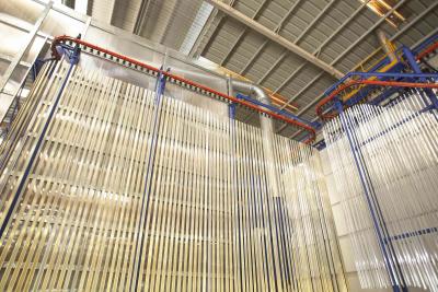 Chine Ligne de revêtement de poudre verticale 220V avec système d'arme automatique personnalisé à vendre