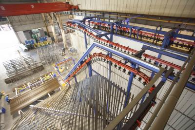 Chine Ligne verticale de revêtement en poudre pour les profils en aluminium à vendre