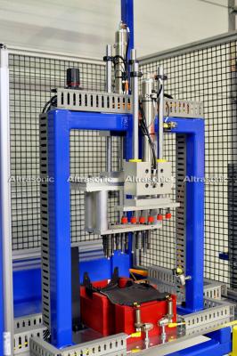 중국 자동에게 풍부한 리벳을 박기를 위한 용접 기계 35Khz를 리벳을 박는 초음파 흙받기 휴대용 판매용
