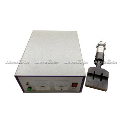Κίνα 20khz κέρατο 110*20mm συγκόλλησης για τη χειρουργική μηχανή μασκών προσώπου αυτόματη προς πώληση