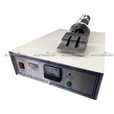 China 20khz Ultrasonic Welding Generator Transducer Horn For Custom Surgical Mask Machine for sale