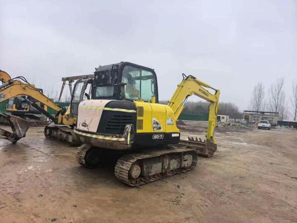 Quality Used Hyundai 60-7 Mini Excavator Reliable Affordable Construction Machinery for sale