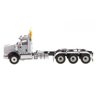 China DM International HX620 Tri-Axle American Flatbed Truck Model 1/50 Scale Diecast Collectible 71011 for sale