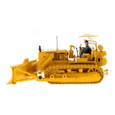 China DM 1/50 Scale Tracked Bulldozer D7C Dozer Diecast Construction Vehicle Model 85577 for sale