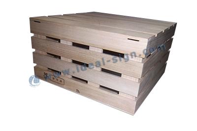 Cina Piccola timbratura calda di legno naturale dei contenitori di regalo del vino con il pino/materiale di paulownia in vendita