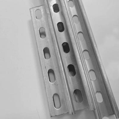 Cina Manica galvanizzato Hotdip d'acciaio di 41mm C per la costruzione dei purlins d'acciaio di sostegno fotovoltaico in vendita
