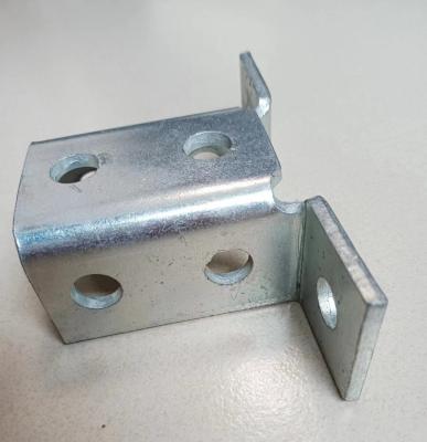 China Conectores de canales de 10 mm de plata de estribo de caja de embalaje para la construcción e industria en venta