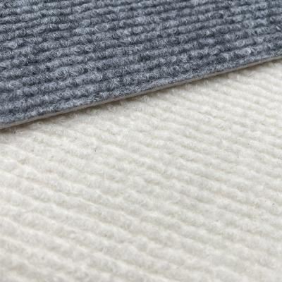 중국 30*200cm 회색 내마모성 자체 접착 트리밍 가능 고양이 긁는 매트 판매용