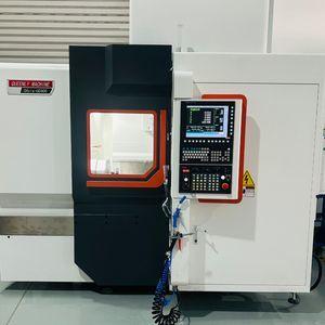China Reliable Premium UC400 5-Axis CNC Machining Center for High-Precision Multi-Sided Parts and Complex Surface Machining for sale