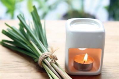 China high quality citronella oil for All-Natural Bug Repellent, steam distillated citronella essential oil for sale