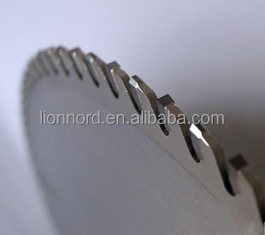 Cina 24 pollici TCT Carbide denti Disco di taglio di legno seghe circolari lama con denti in vendita