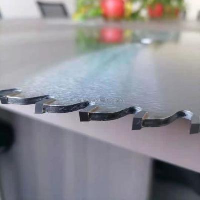 Cina 24 pollici TCT Carbide denti Disco di taglio di legno seghe circolari lama con denti in vendita