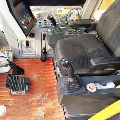 China Guindaste sobre esteiras usado, motor de 450 KW, lança de 7-19m à venda