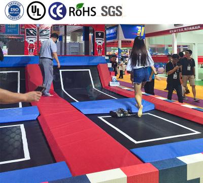 Cina Colorato Parco per bambini di trampolino all'interno Attrezzature Commerciali Divertimento pieno in vendita