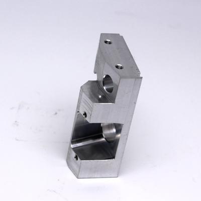 Cina Le parti di alluminio su ordinazione di CNC di alta precisione resistenza della corrosione della pressofusione in vendita